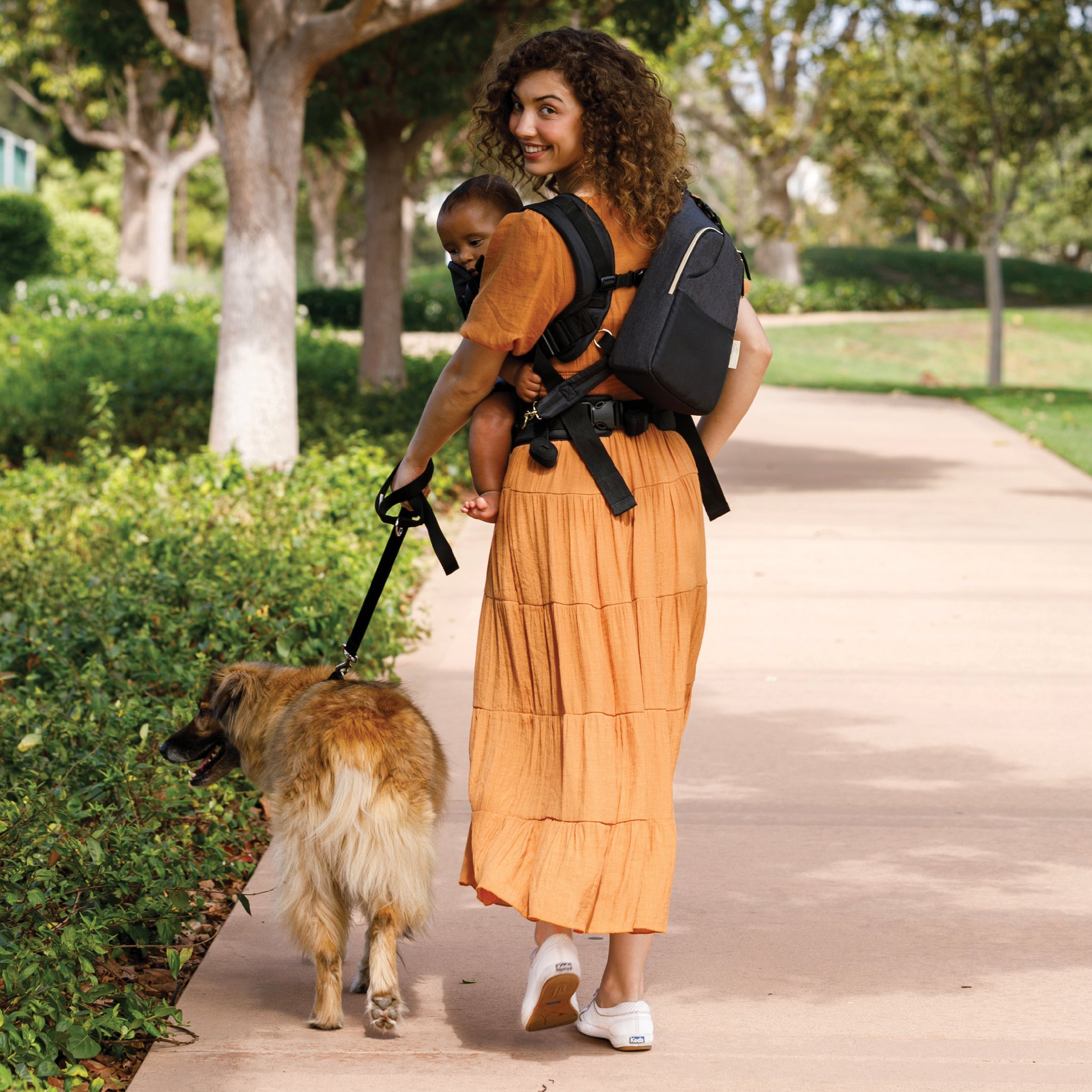 Flip 4-in-1 Convertible Carrier & Crossbody Diaper Bag Set – Infantino
