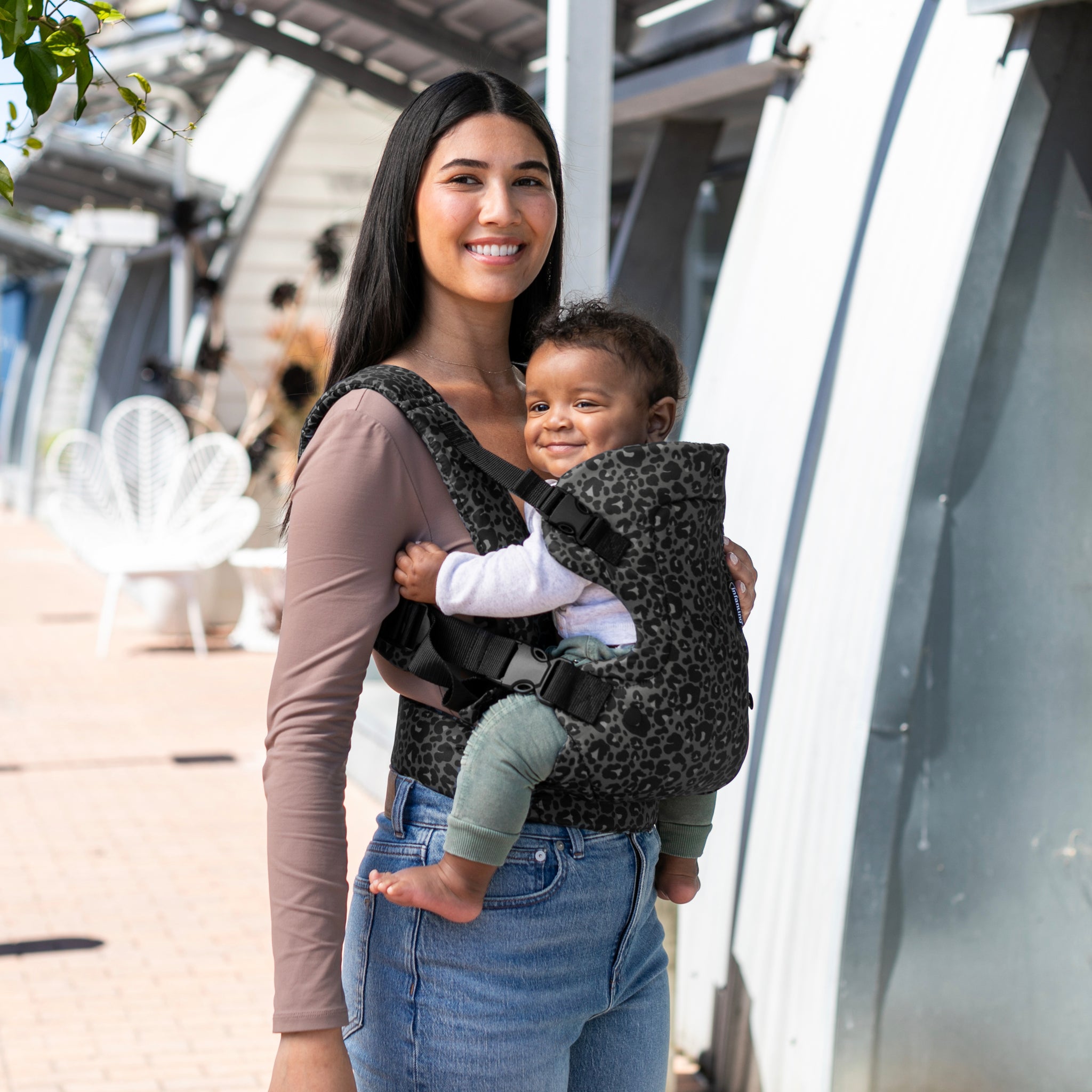Flip 4-in-1 Convertible Carrier - Leopard – Infantino