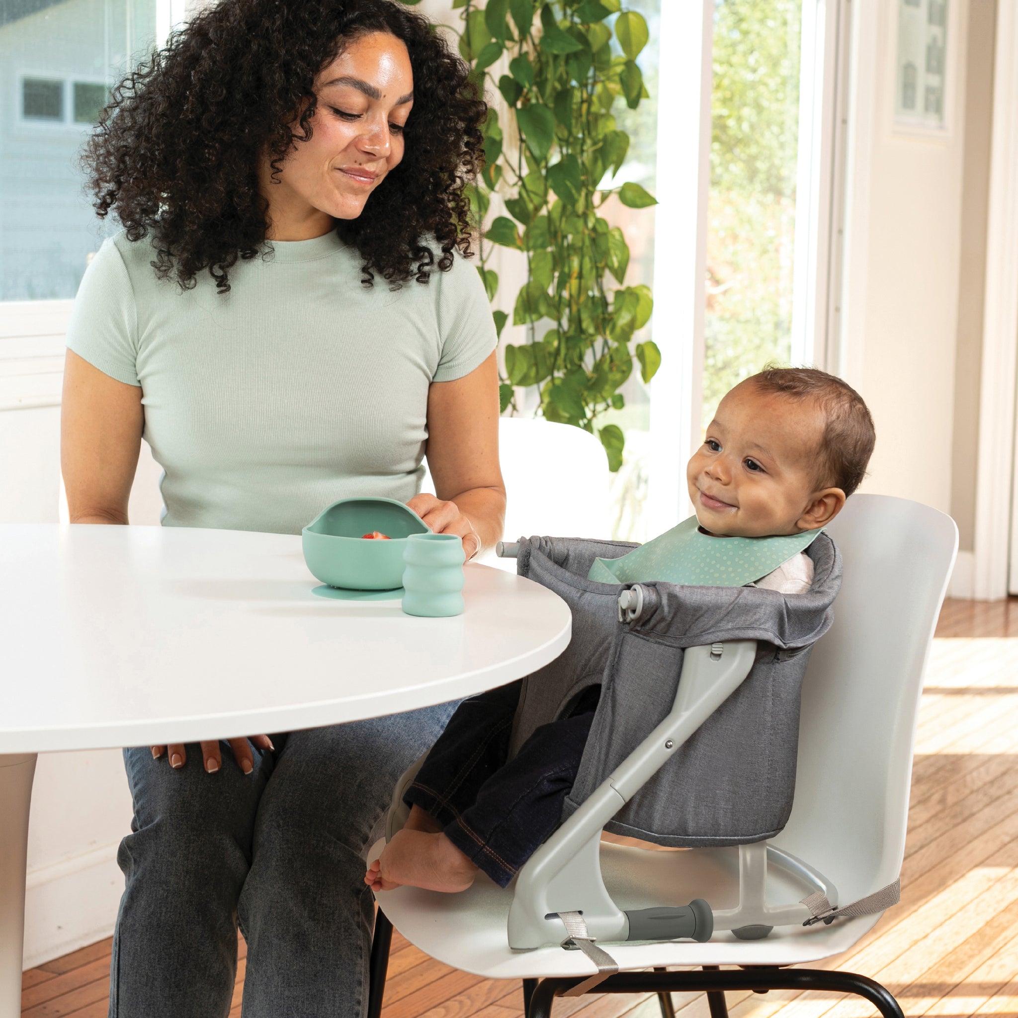 The Ultimate Travel Booster – Infantino