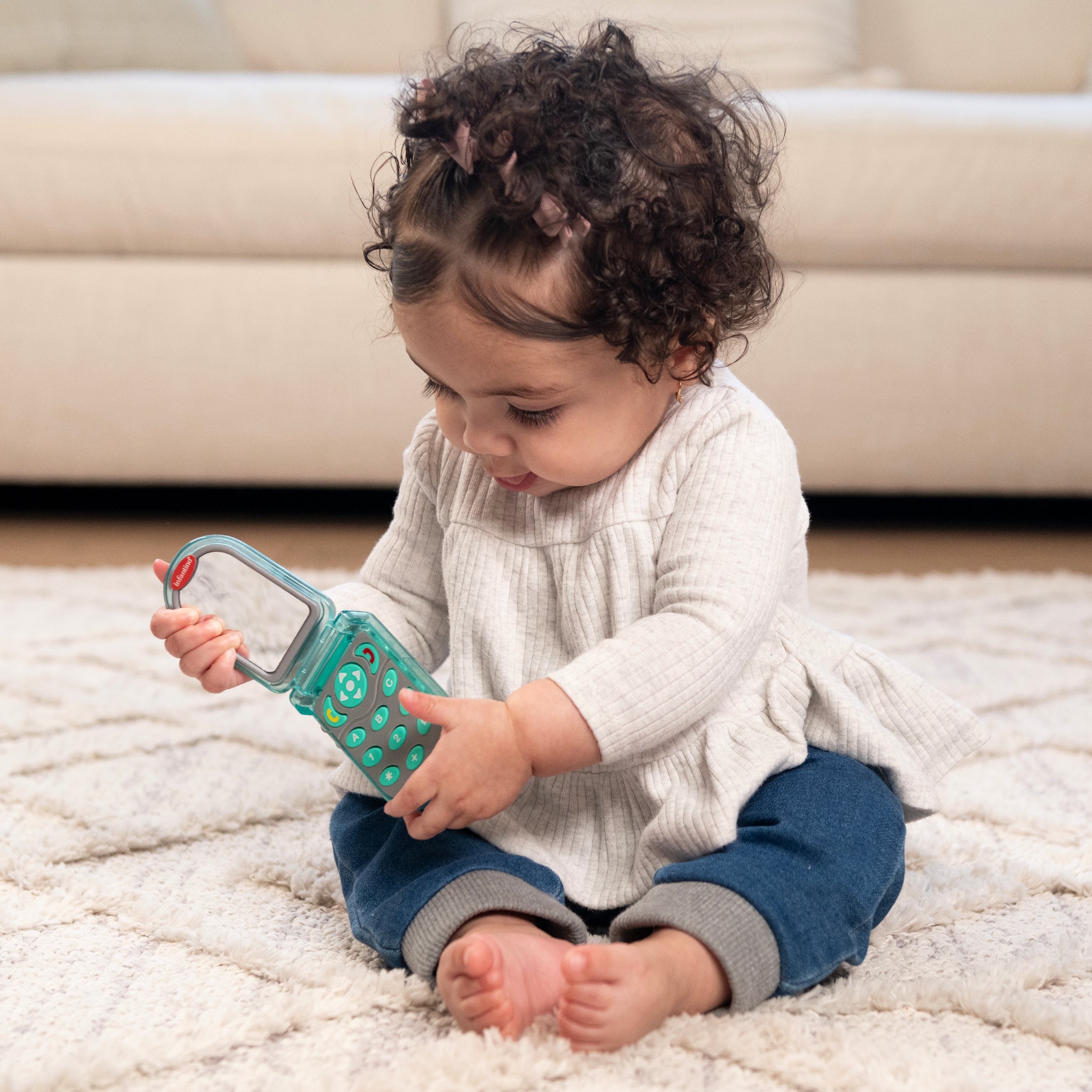 Flip & Peek Fun Phone™ Translucent – Infantino