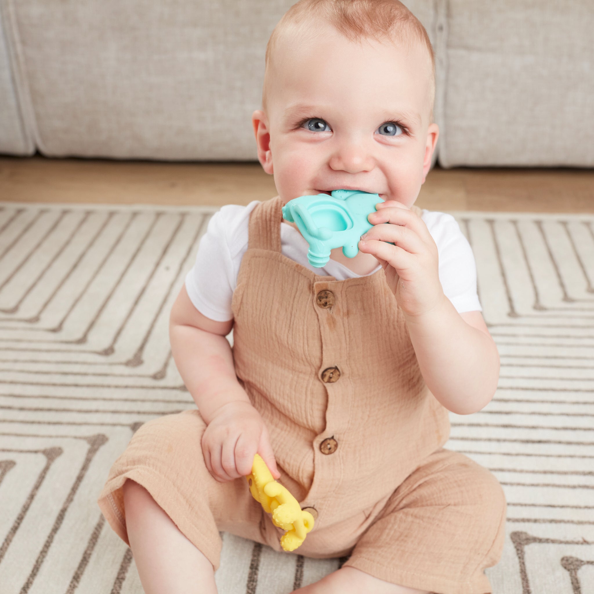 TEETHIMAL POP PALS Elephant & Lion – Infantino