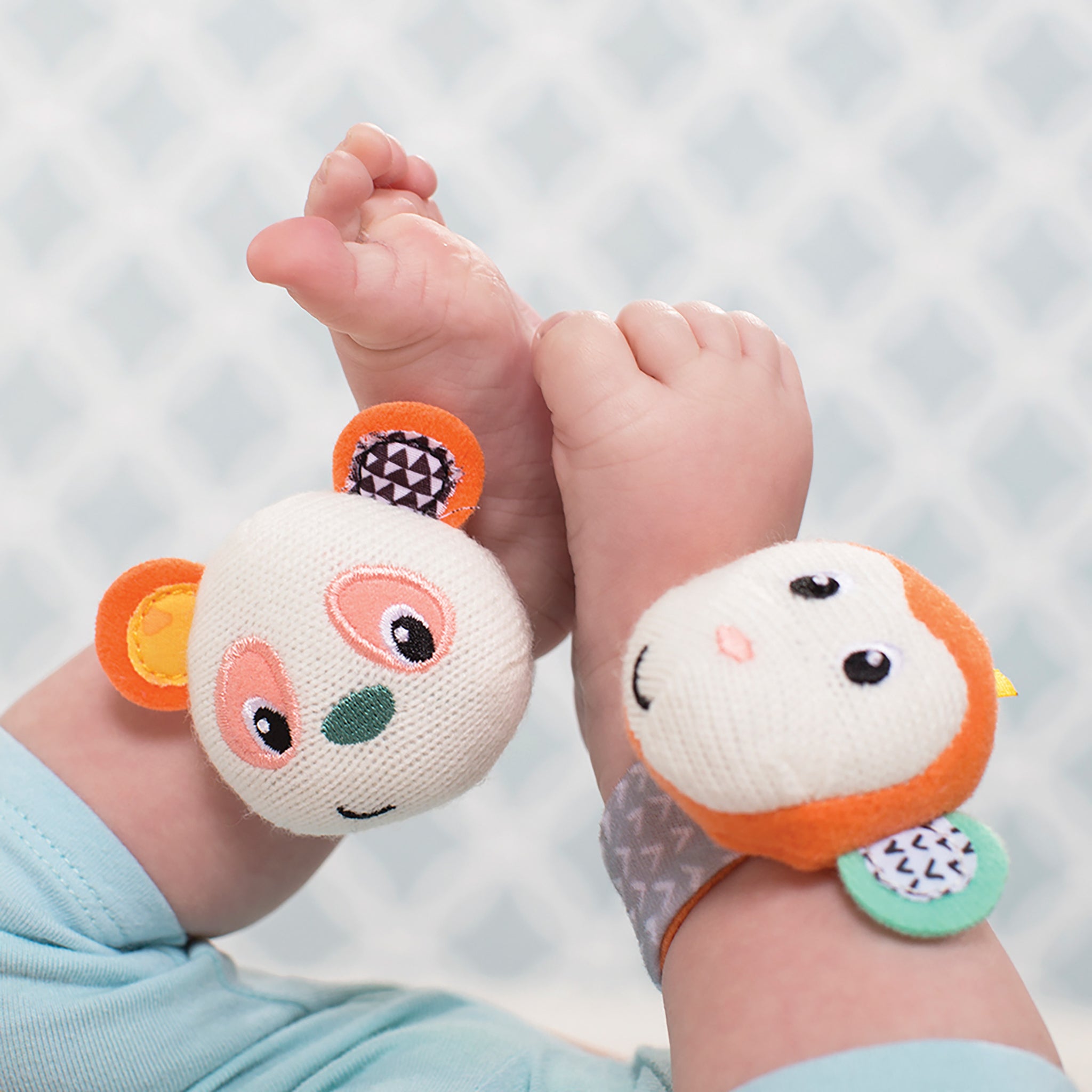 Wrist Rattles™ Panda & Monkey – Infantino