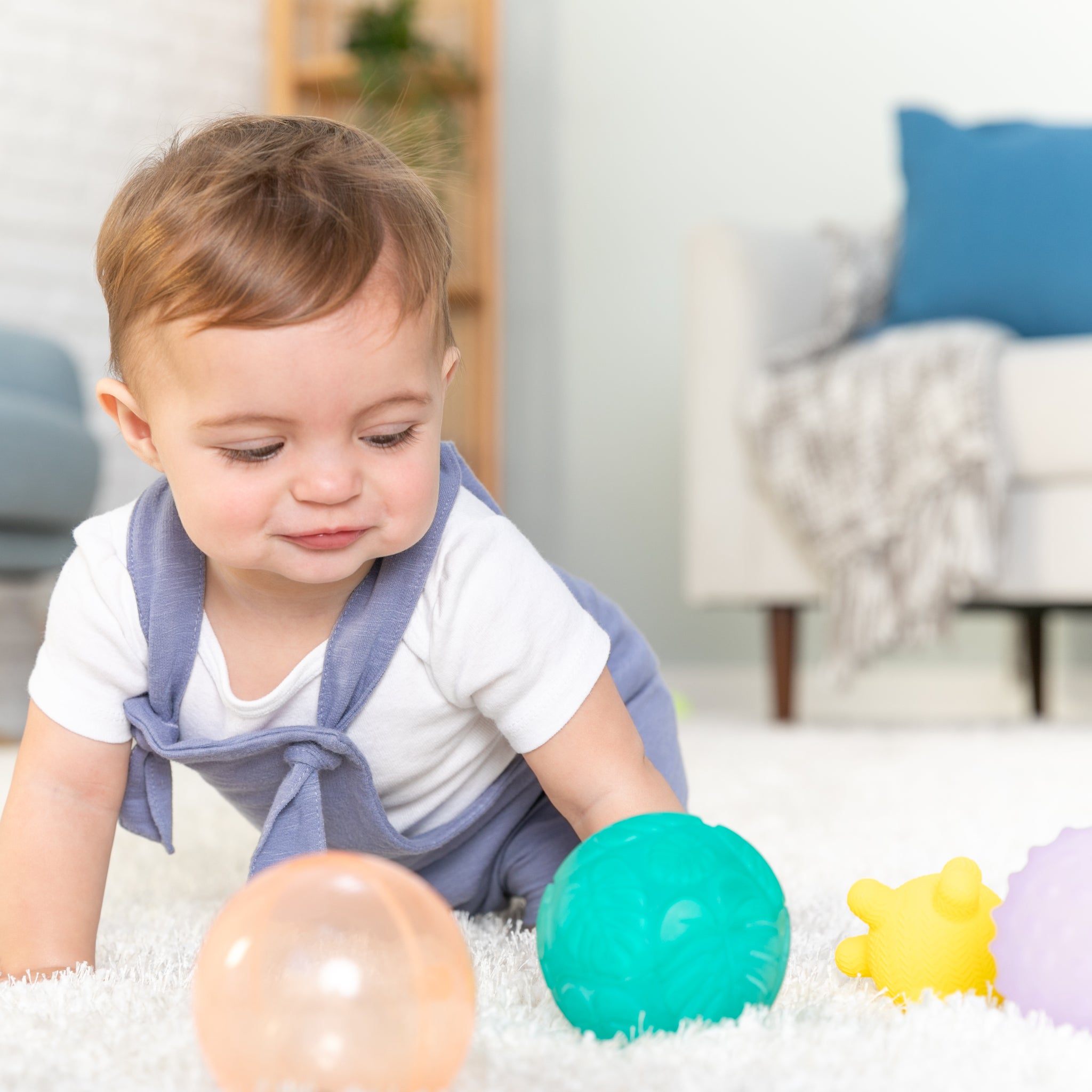 Lights & Sound Multi-Sensory Ball Set™ – Infantino