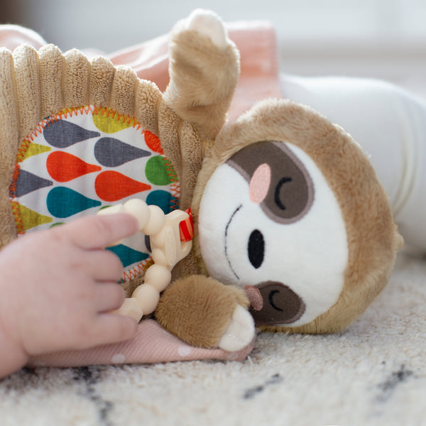 CUDDLY TEETHER, SLOTH – Infantino