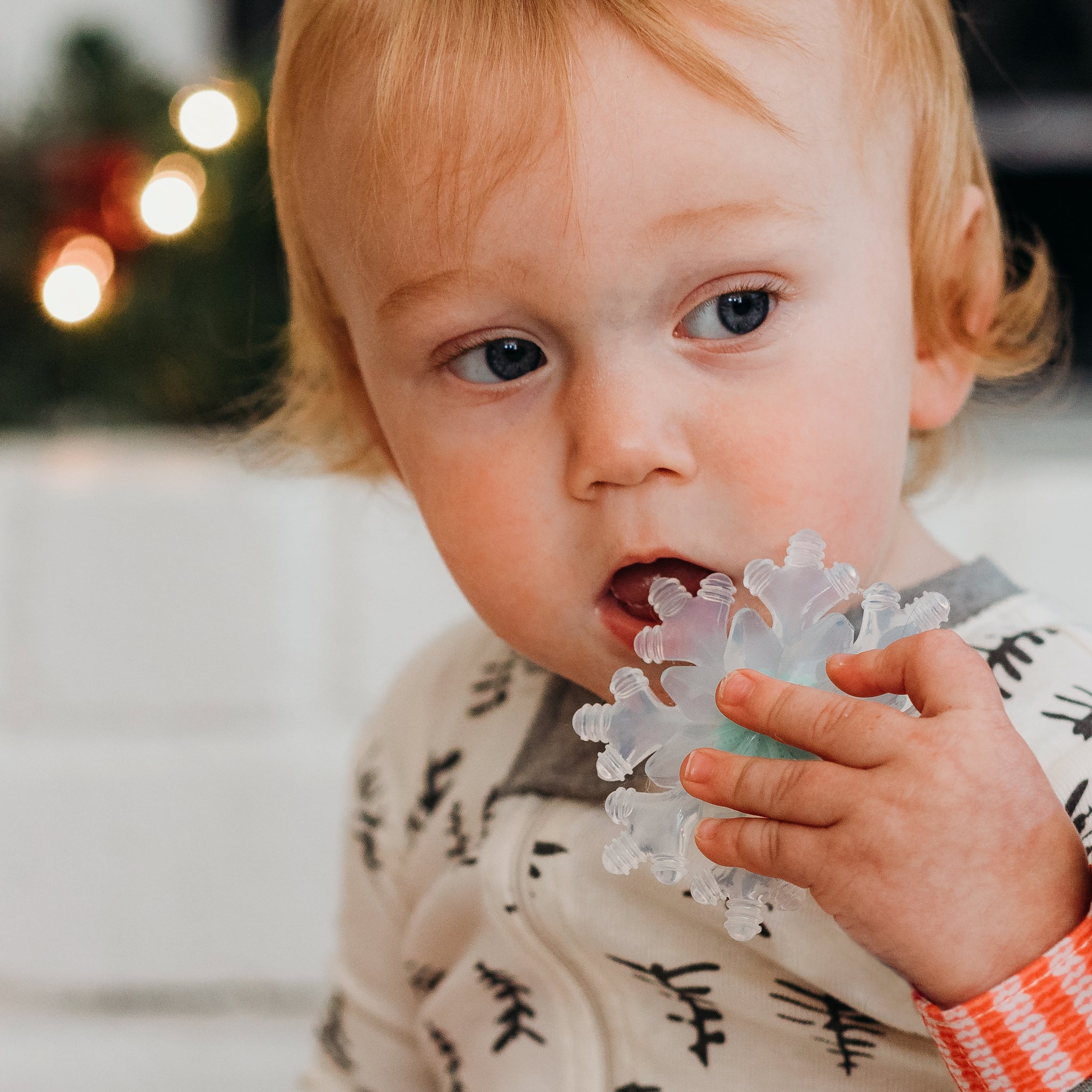 Holiday Silicone Teether - Snowflake – Infantino